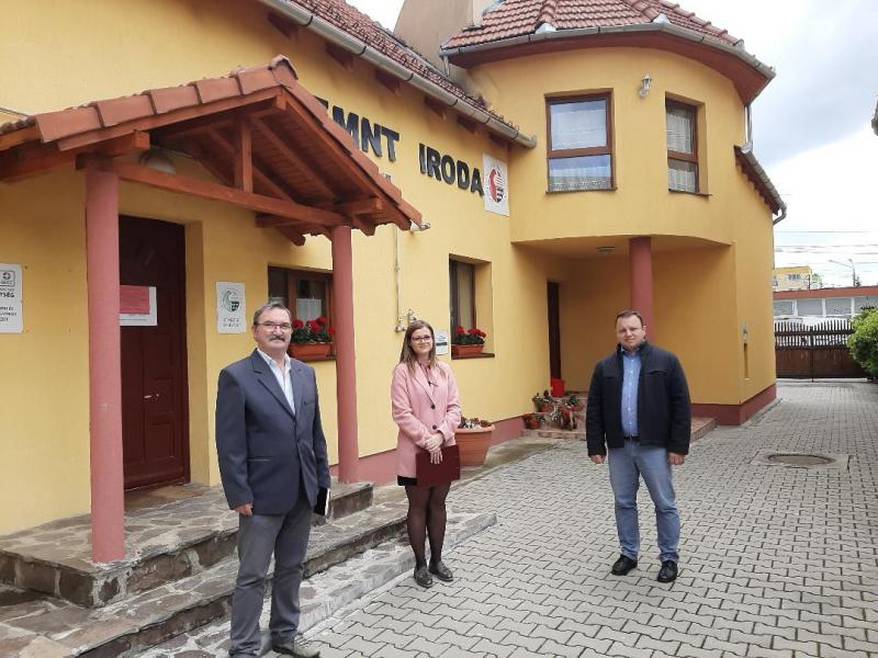 Kedden újraindul a sepsiszentgyörgyi EMNT Demokrácia-központban az ... Kedden újraindul a sepsiszentgyörgyi EMNT Demokrácia-központban az ...